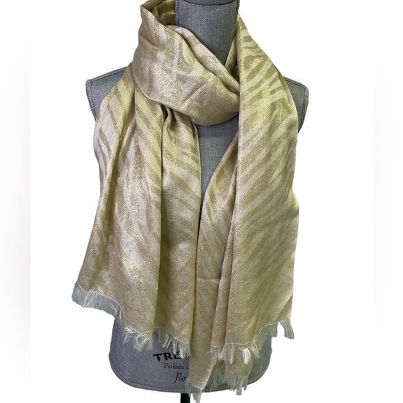 Chico's | Accessories | Nwt Chicos Metallic Thread Animal Print Oblong Oversized Lightweight ...